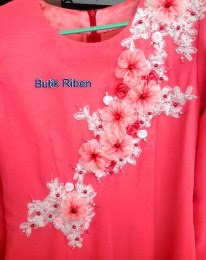 Butik Riben: Bunga riben dan lace pada baju